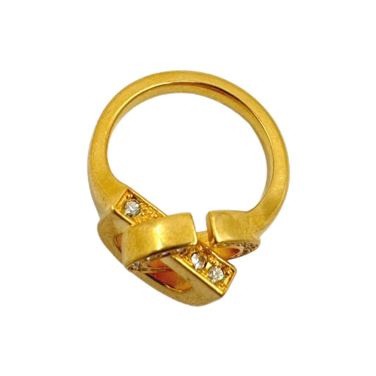 Dior CD Chain Ring Gold & Crystal Ring – selene-luxury.com