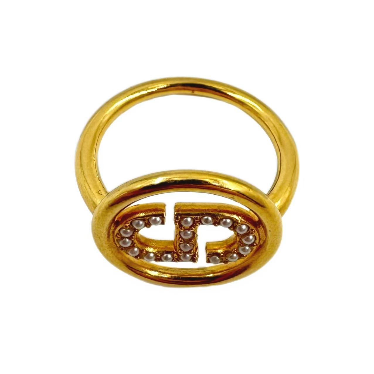 Dior CD Oval Pearl Ring Gold & Pearl Ring – selene-luxury.com