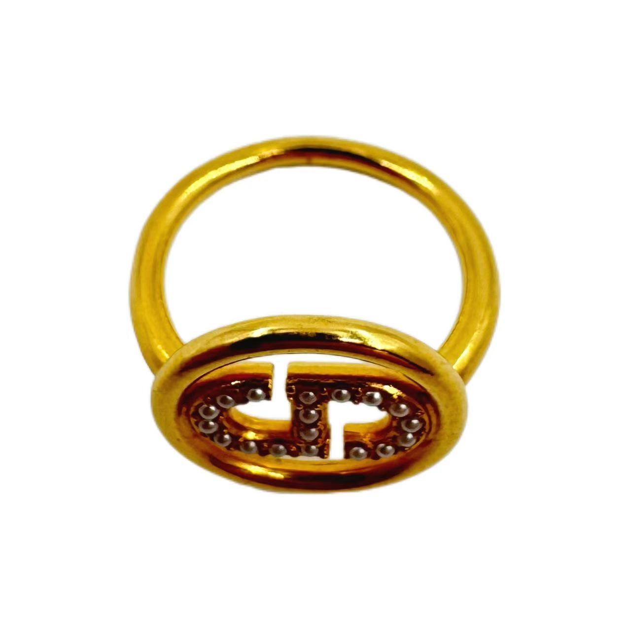 Dior CD Oval Pearl Ring Gold & Pearl Ring – selene-luxury.com